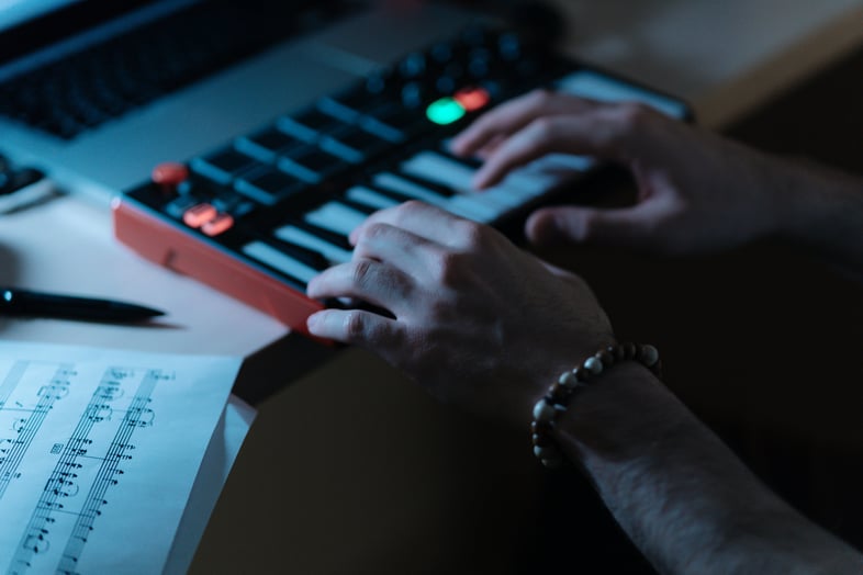 The Art of Layering Synths: Adding Depth and Dimension to Your Tracks